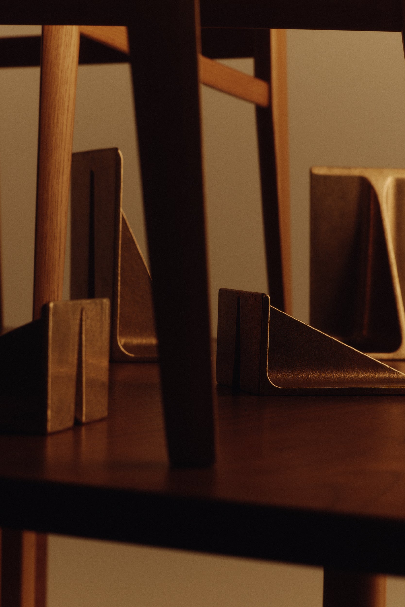 Fin Bookends – studio HENRY WILSON