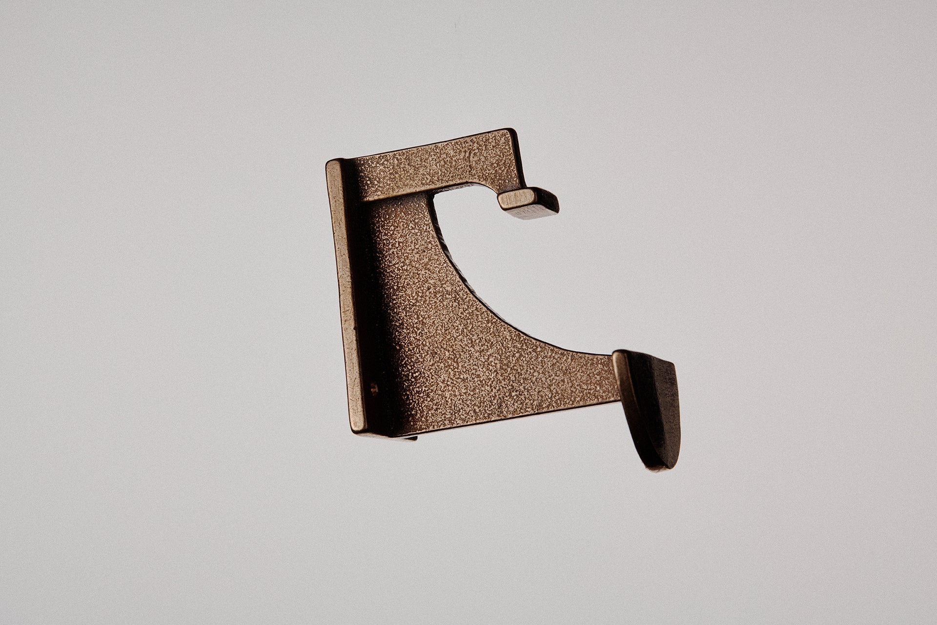 Compass Hook – studio HENRY WILSON