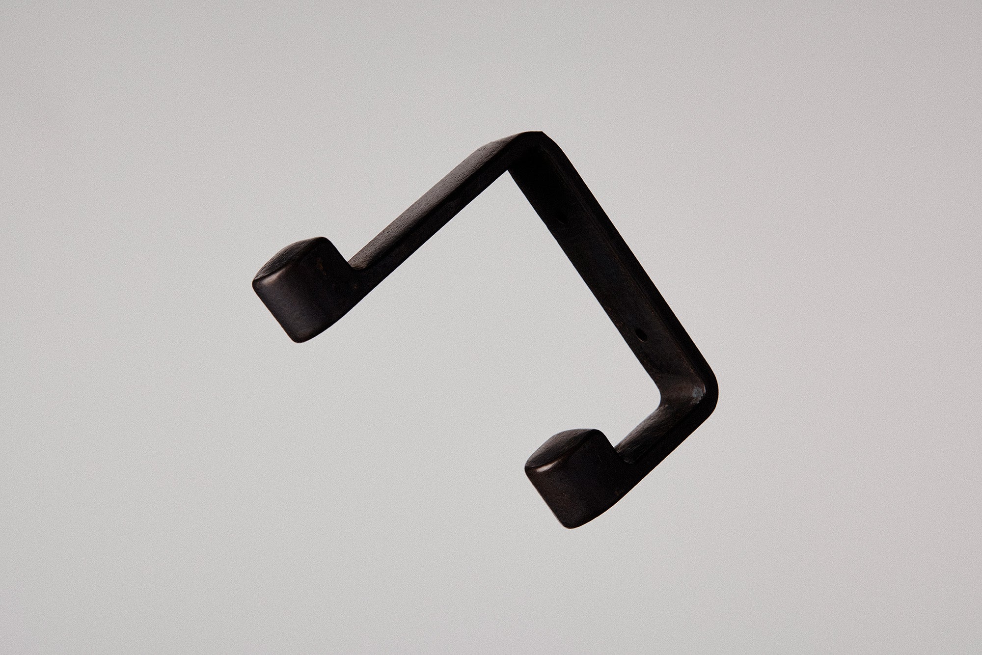 Ribbon Hook – studio HENRY WILSON