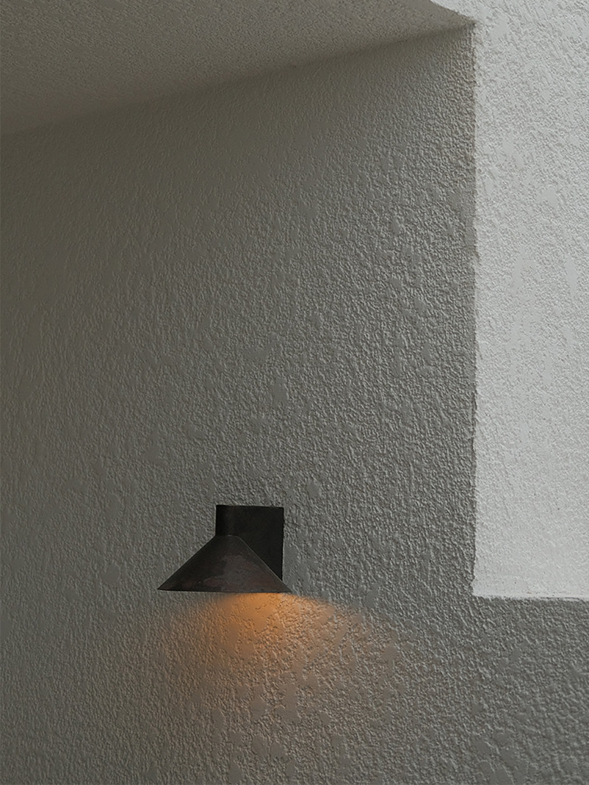 Conical Wall Light – studio HENRY WILSON