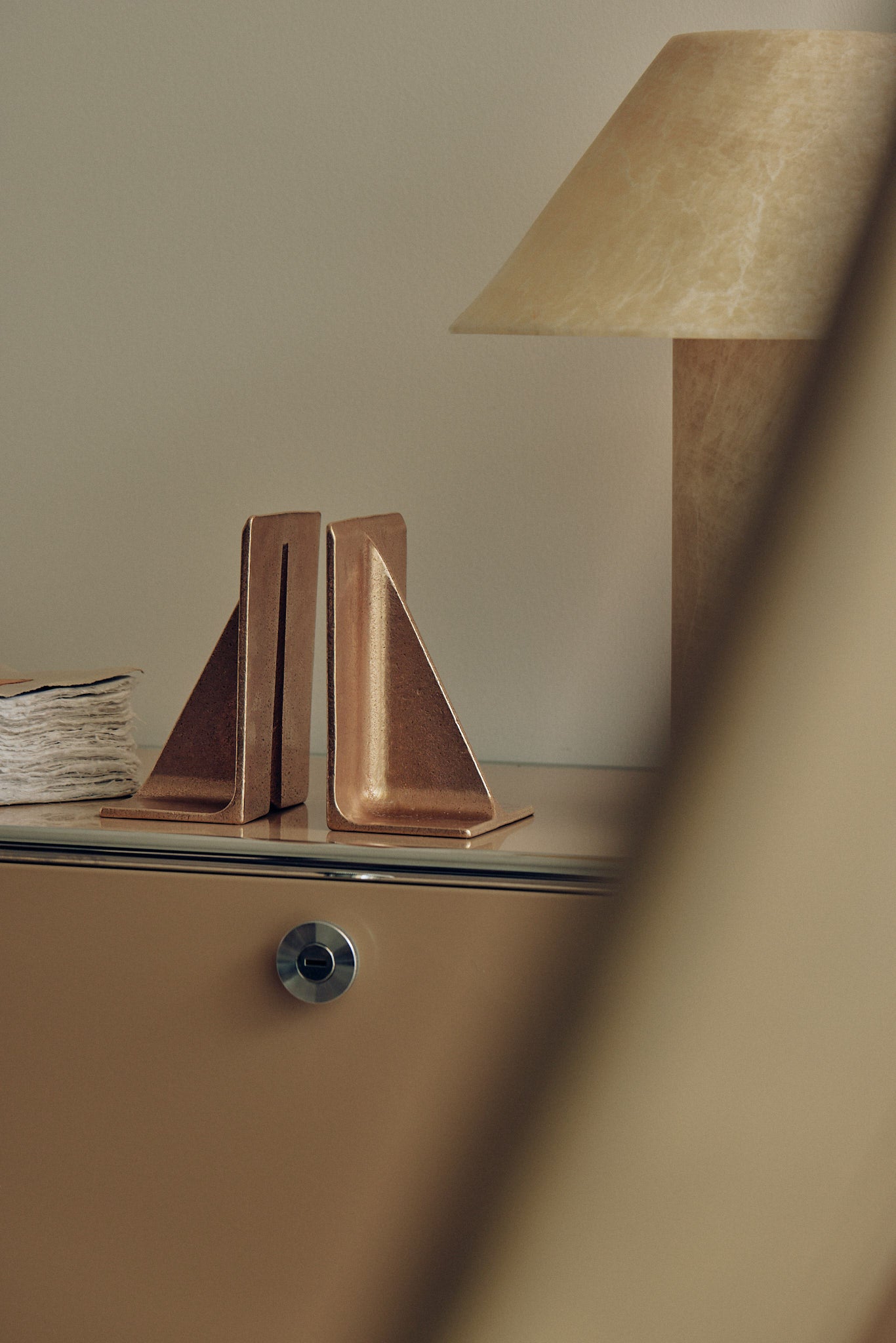 Fin Bookends – studio HENRY WILSON