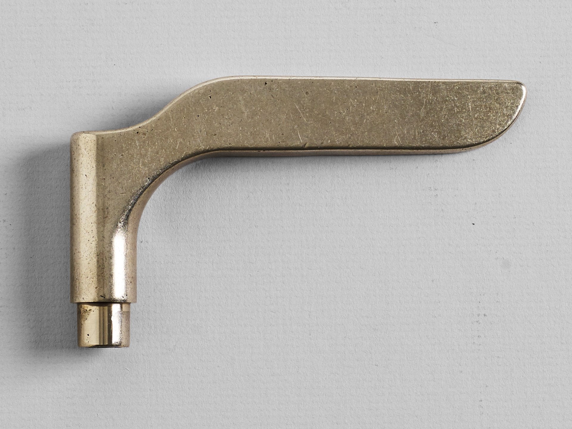 Palais Handle – studio HENRY WILSON