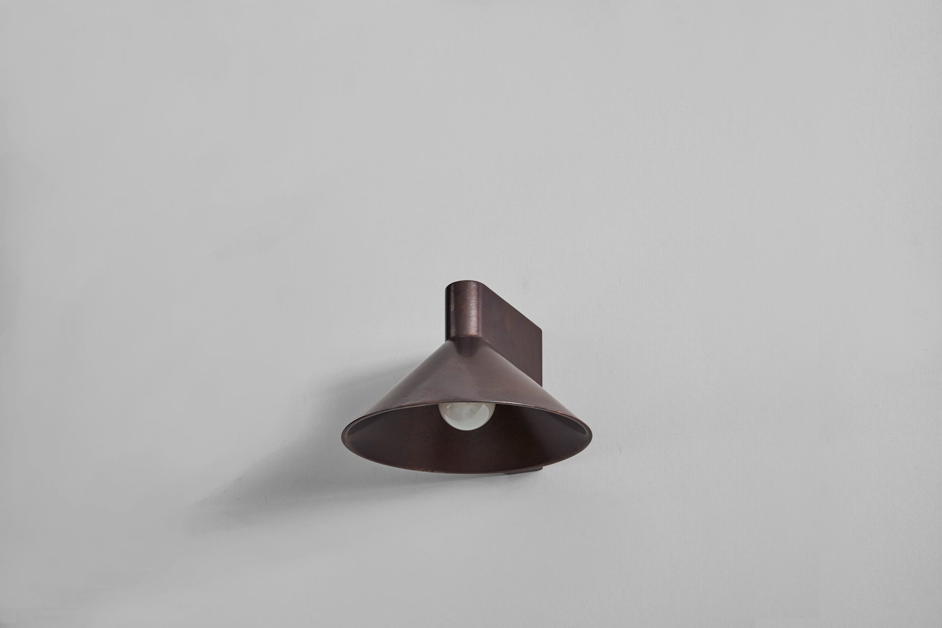Conical Wall Light – studio HENRY WILSON