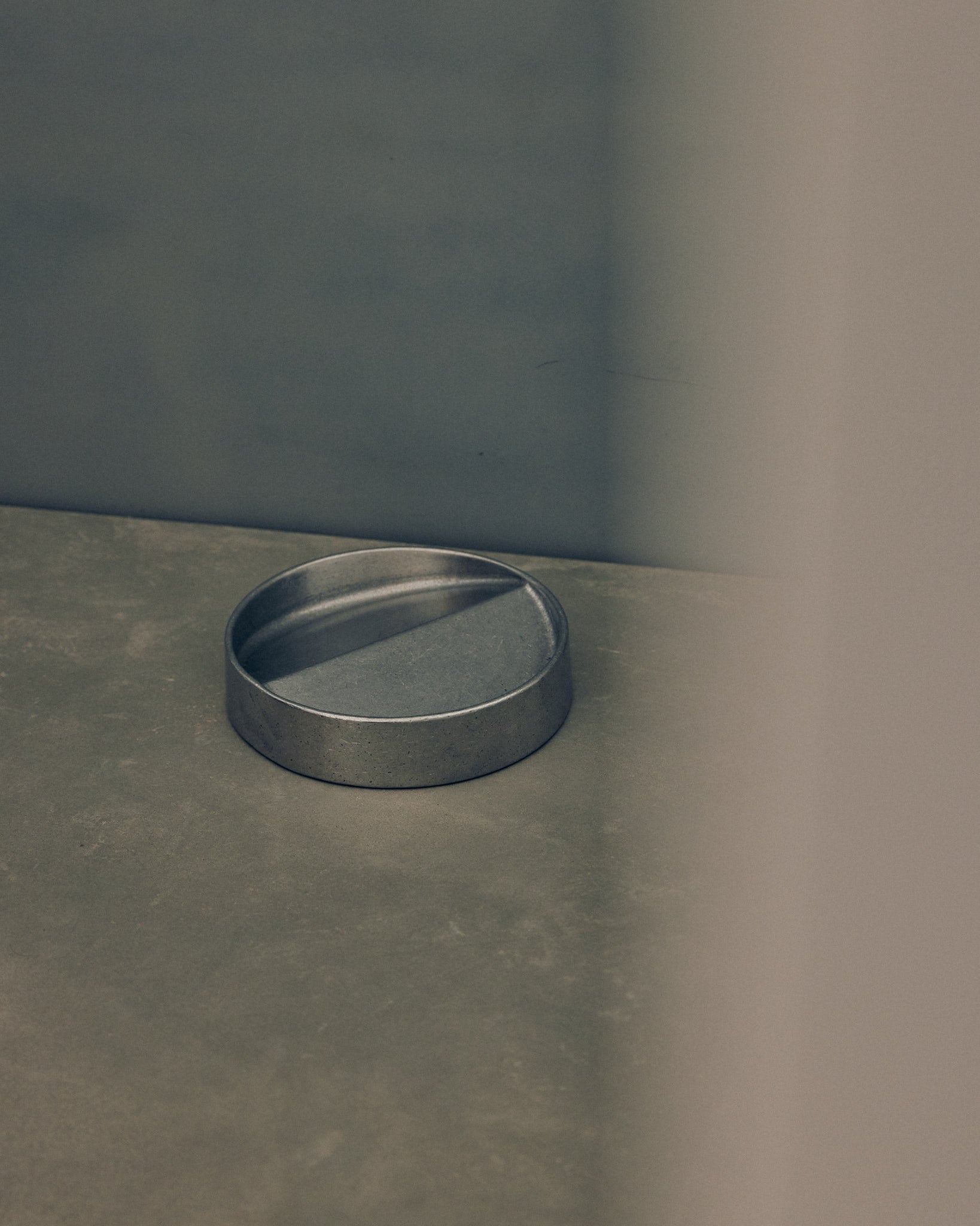 Vide Poche Rond – studio HENRY WILSON